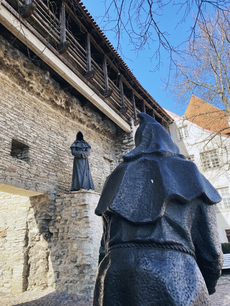 Unusual Statues in Tallinn ⋆ Lifeguin
