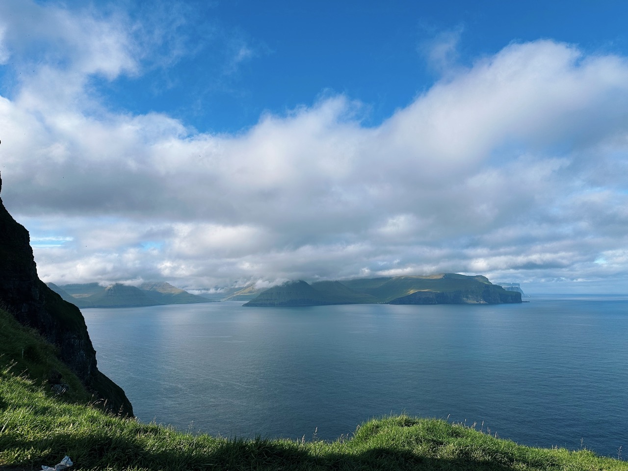 Hiking to Kallur Lighthouse on Kalsoy Island ⋆ Lifeguin