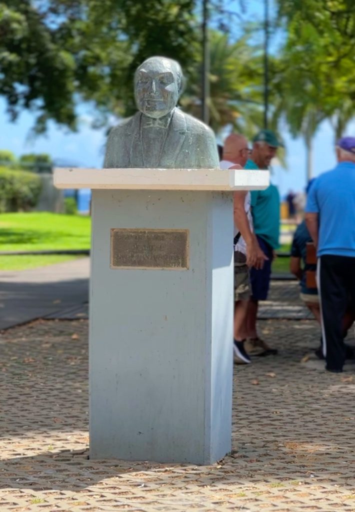 Funchal Statues ⋆ Lifeguin
